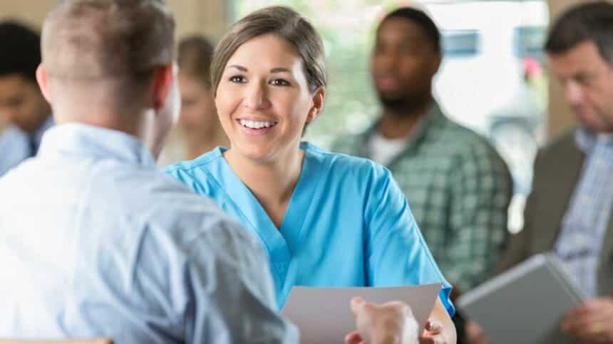 Want a Career in Senior Healthcare? Know These 5 Facts - New LifeStyles