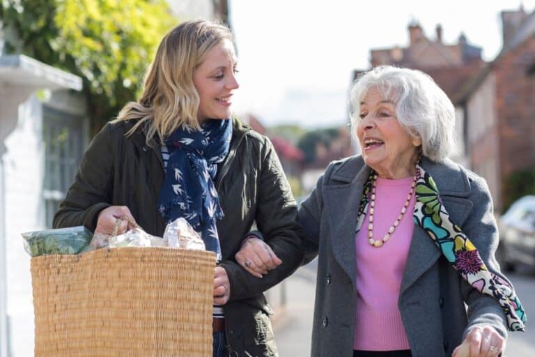 What’s the Best Way to Ask Neighbors to Check on Seniors? - New LifeStyles
